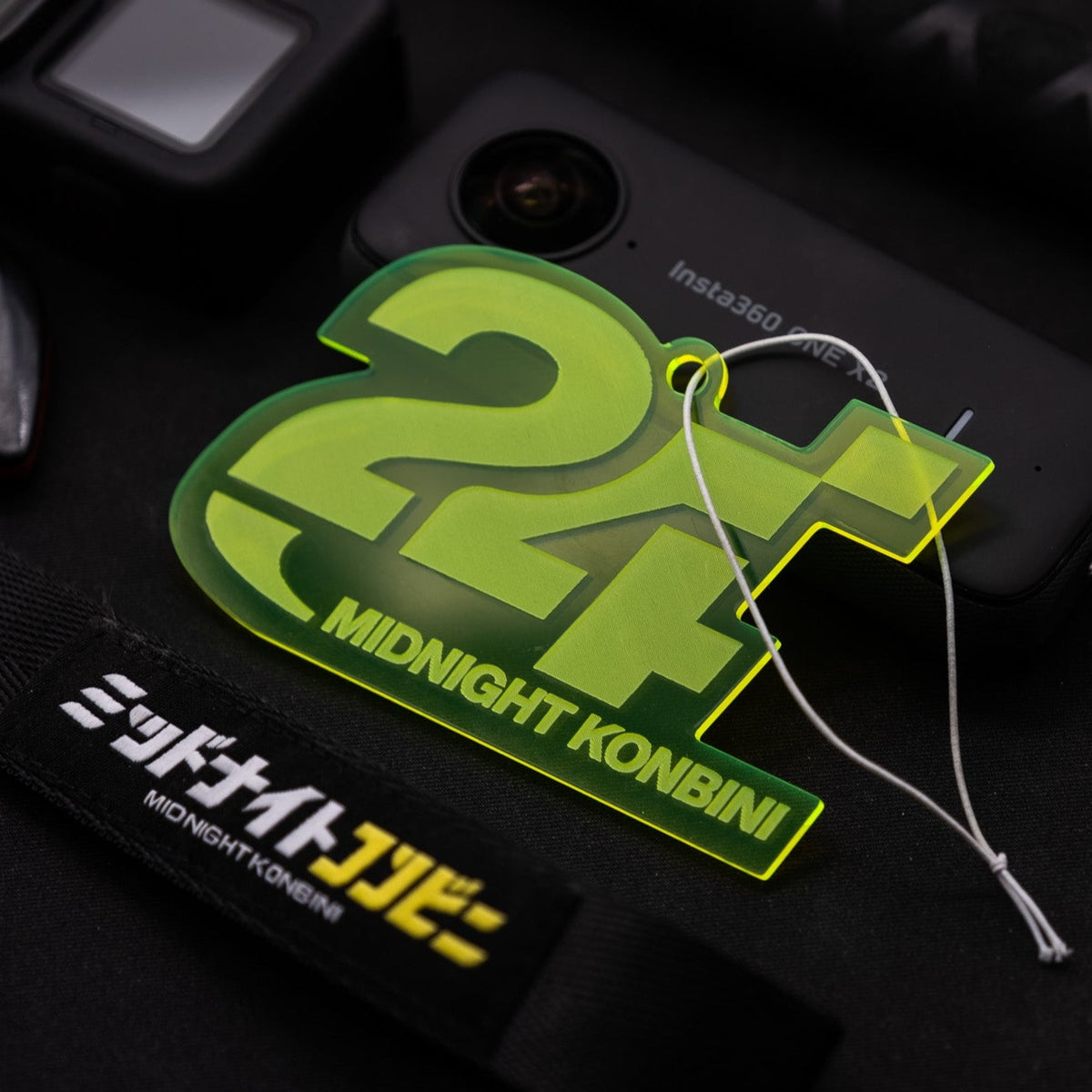 24 GT Neon Charm – MIDNIGHT KONBINI